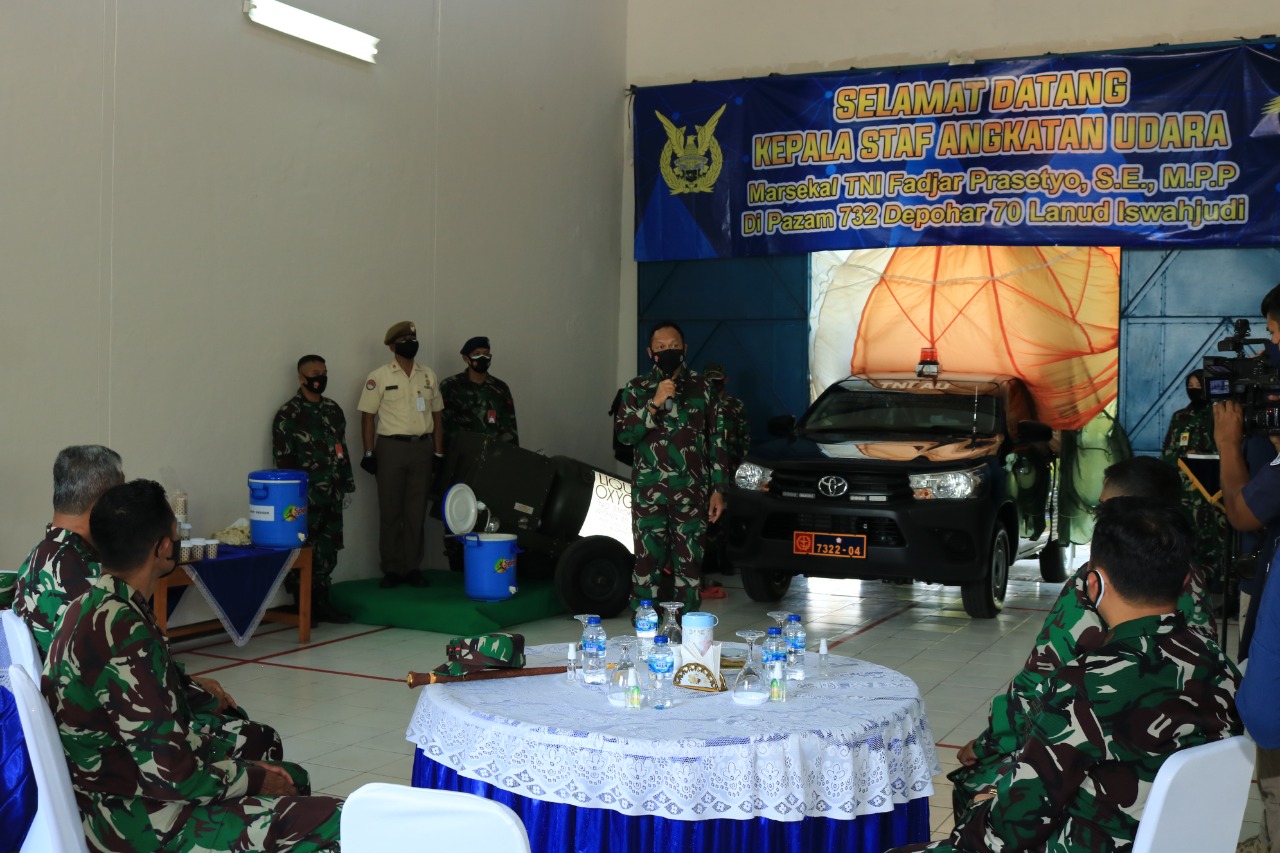 Kasau Serahkan Mobil Dinas Untuk Pazam Depohar 70 Koharmatau ...